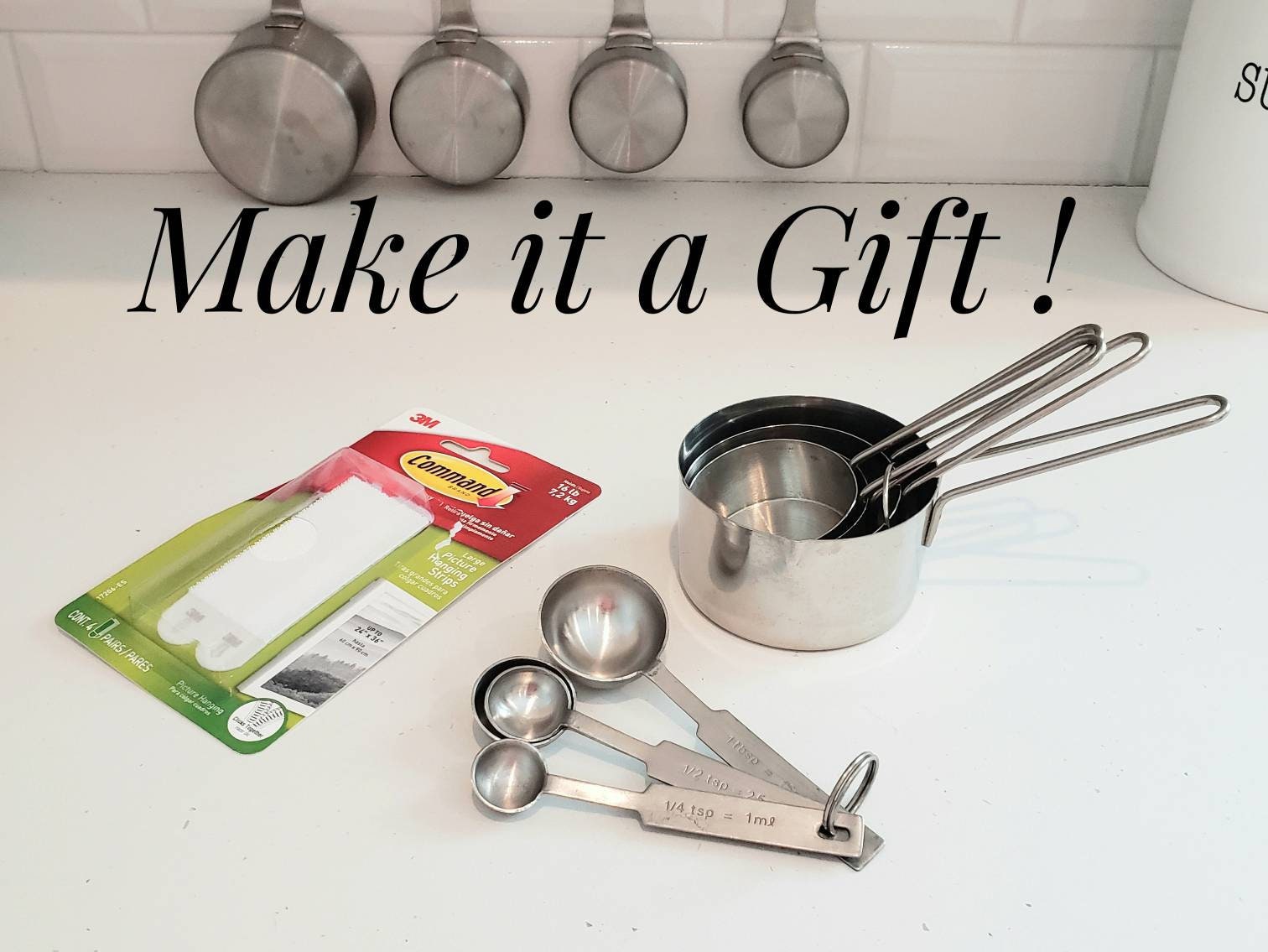 Three Piece set Measuring CupSpoon and Oven Mitt Holder Set | Etsy