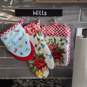 Oven Mitt Holder, Pot Holder Hanger, Kitchen Decor, Farmhouse Kitchen ...