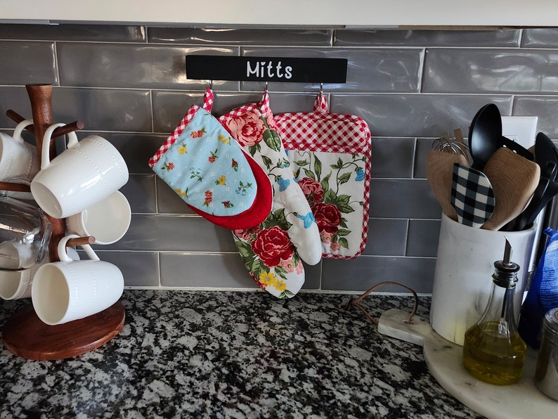Oven Mitt Holder, Pot Holder Hanger, Kitchen Decor, Farmhouse Kitchen ...