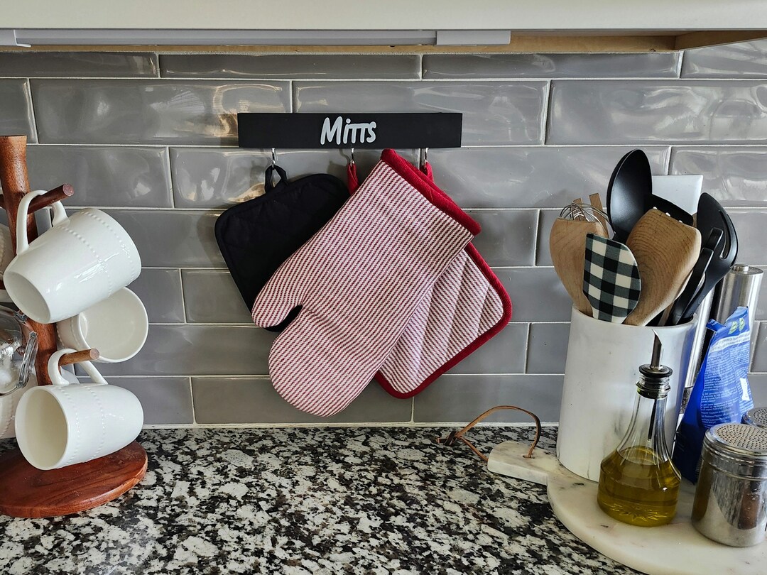 Oven Mitt Holder, Pot Holder Hanger, Kitchen Wall Decor, Home Decor ...