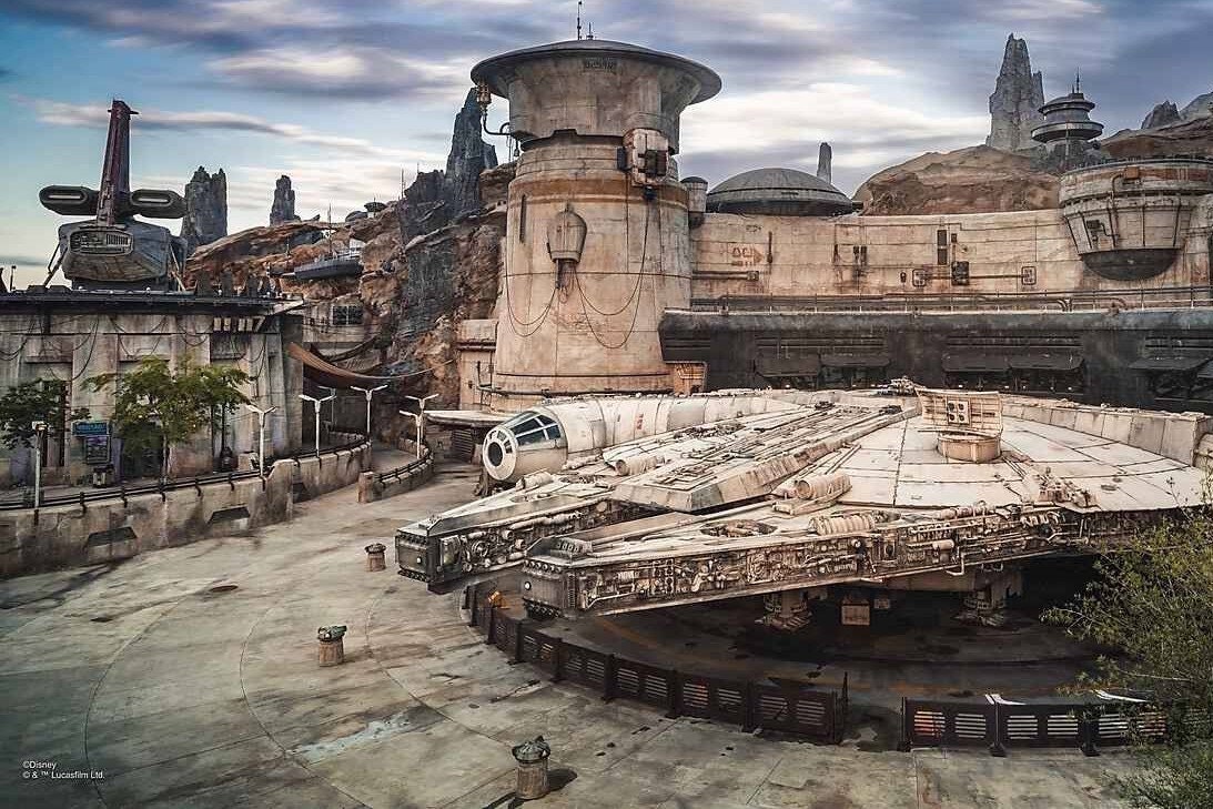 Star Wars Dice Tower: Millennium Falcon at Black Spire Outpost | Etsy