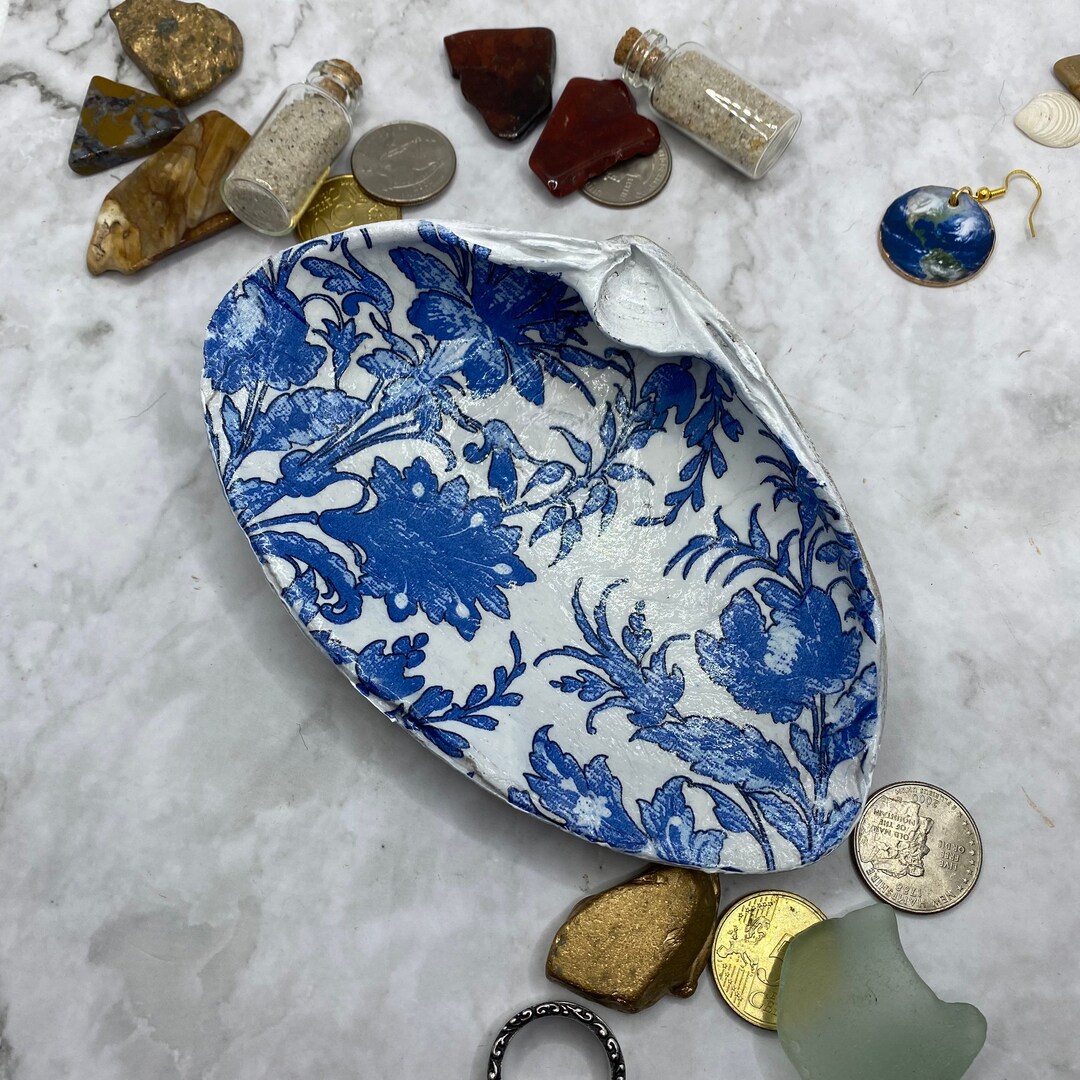 Decoupage Shell Art Decor, Damask , Blue and White Beach Decor, Clam ...
