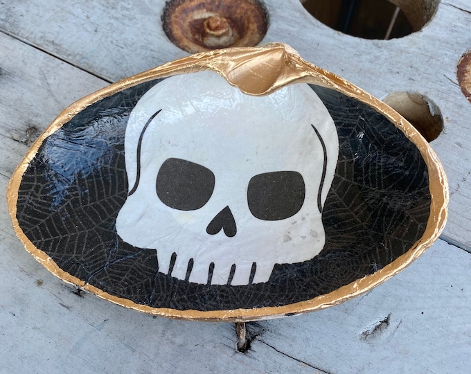 Decoupage Clam Shell Art, White Skull Beach Decor, Handmade Ring Dish ...