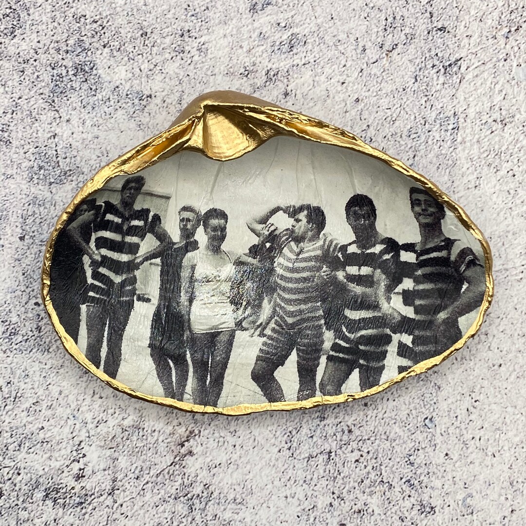 Decoupage Clam Shell Decor, Vintage Swimmer Beach Art, Handmade Ring ...