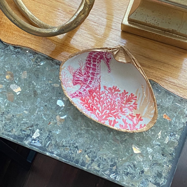 Mermaid Decor, Decoupage Shell Art, Decoupage Shells, Pink Coral, Beach ...