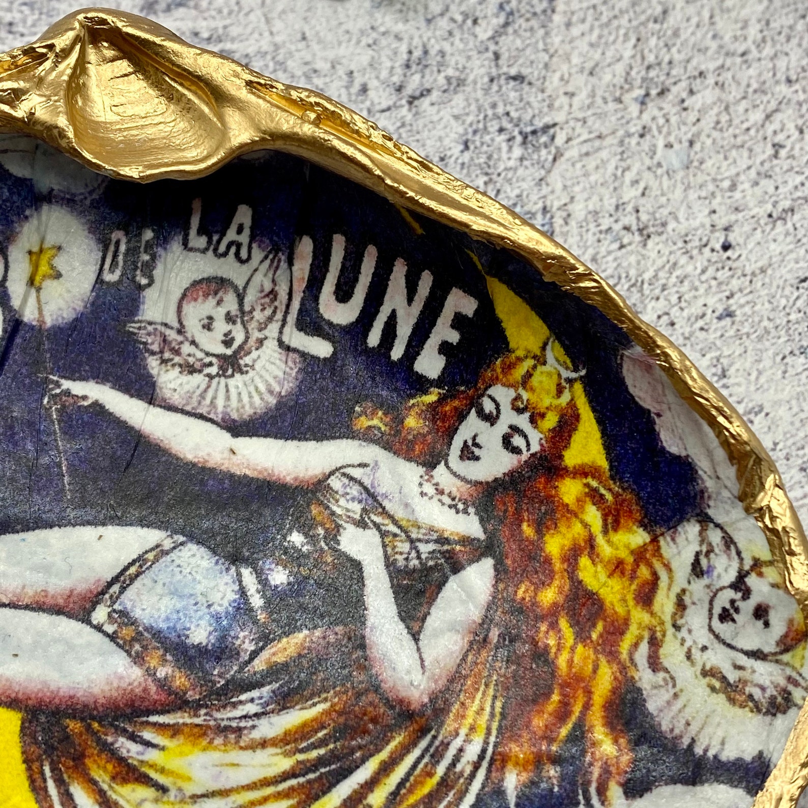 Decoupage Clam Shell Decor Circus Art Carnival Life Beach - Etsy