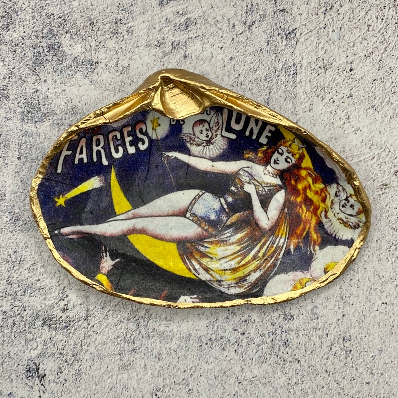 Decoupage Clam Shell Decor Circus Art Carnival Life Beach - Etsy