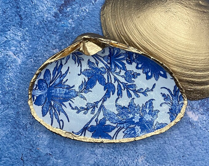 Decoupage Shell Art Decor, Damask , Blue and White Beach Decor, Clam ...