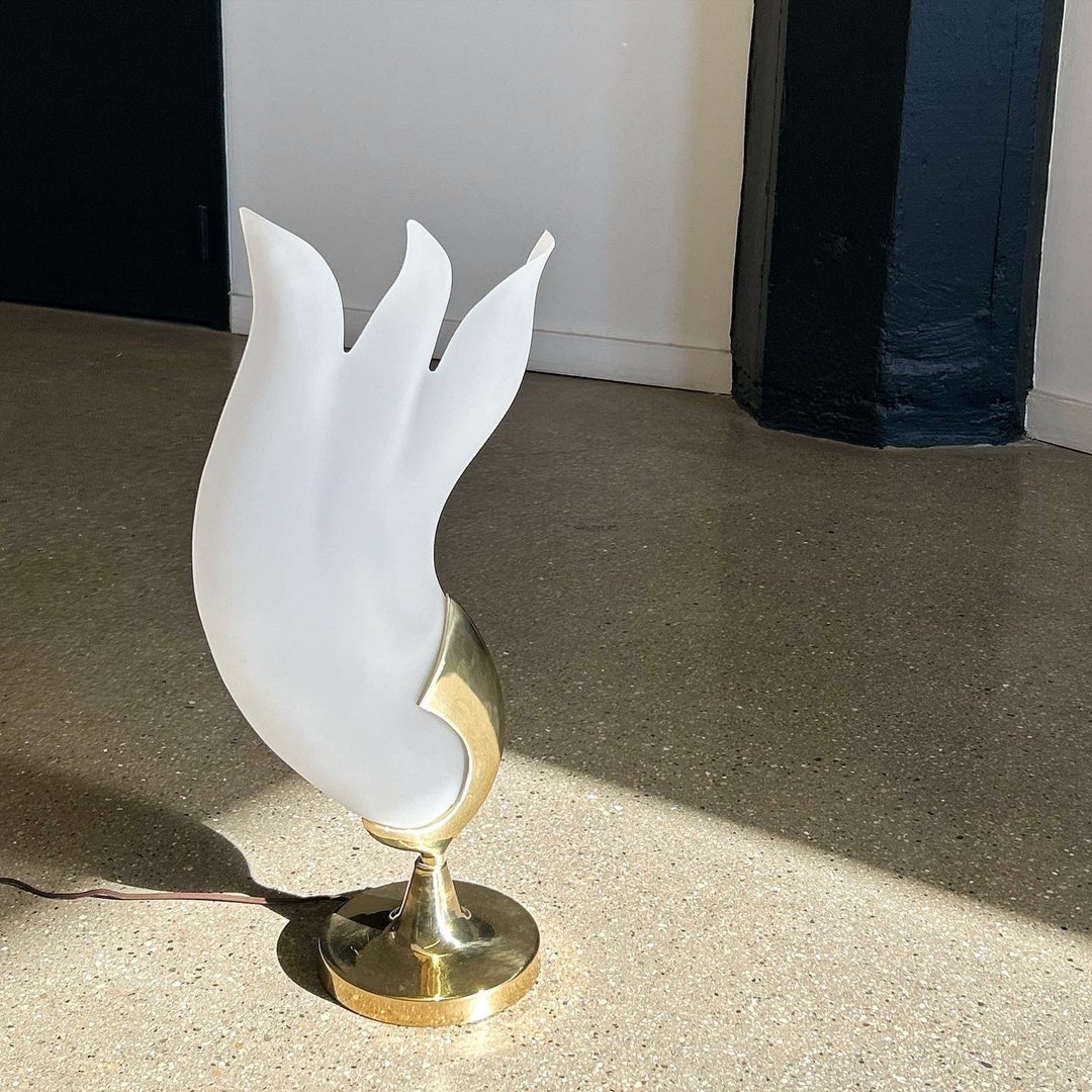 Vintage 1980s Post Modern Acrylic / Brass Bloom Sculpture Table Lamp by ...