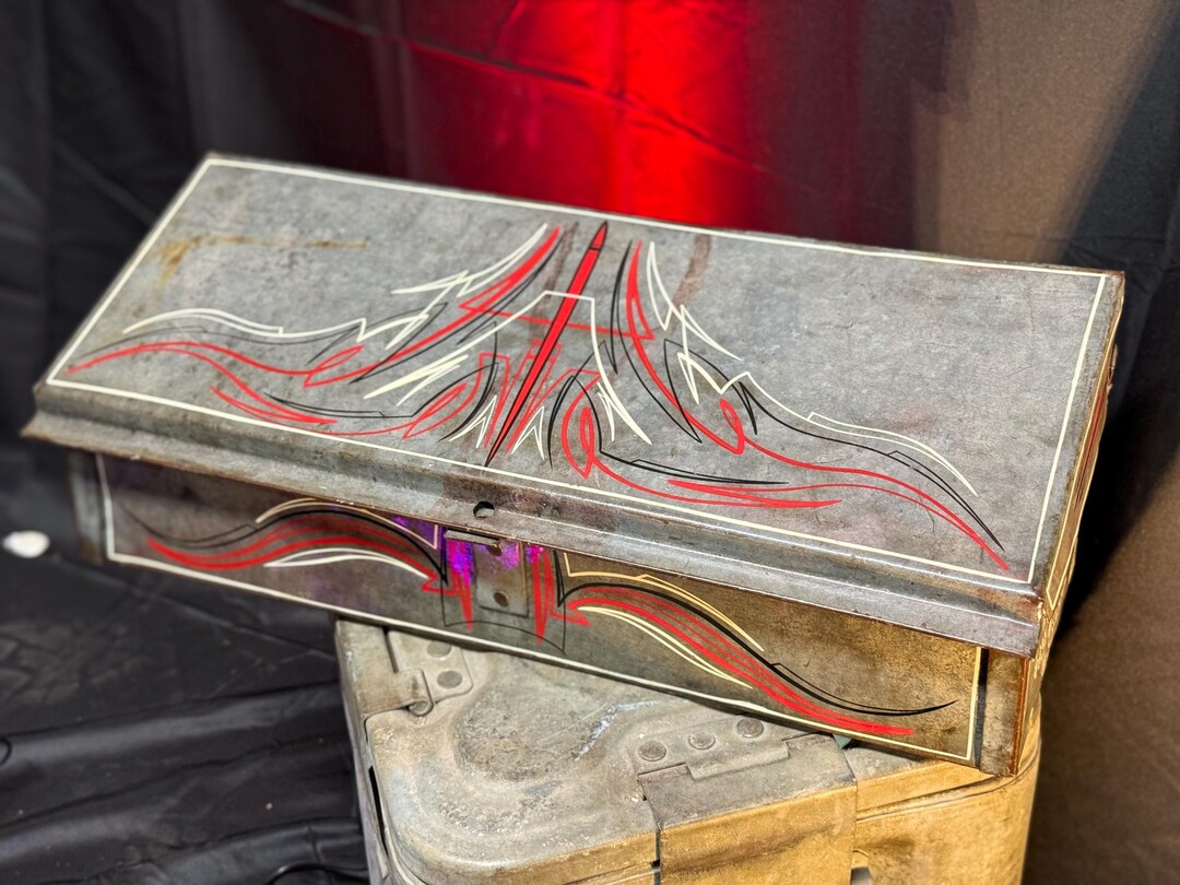 Hand Pinstriped Galvanized Wall-mounted Mailbox - Etsy