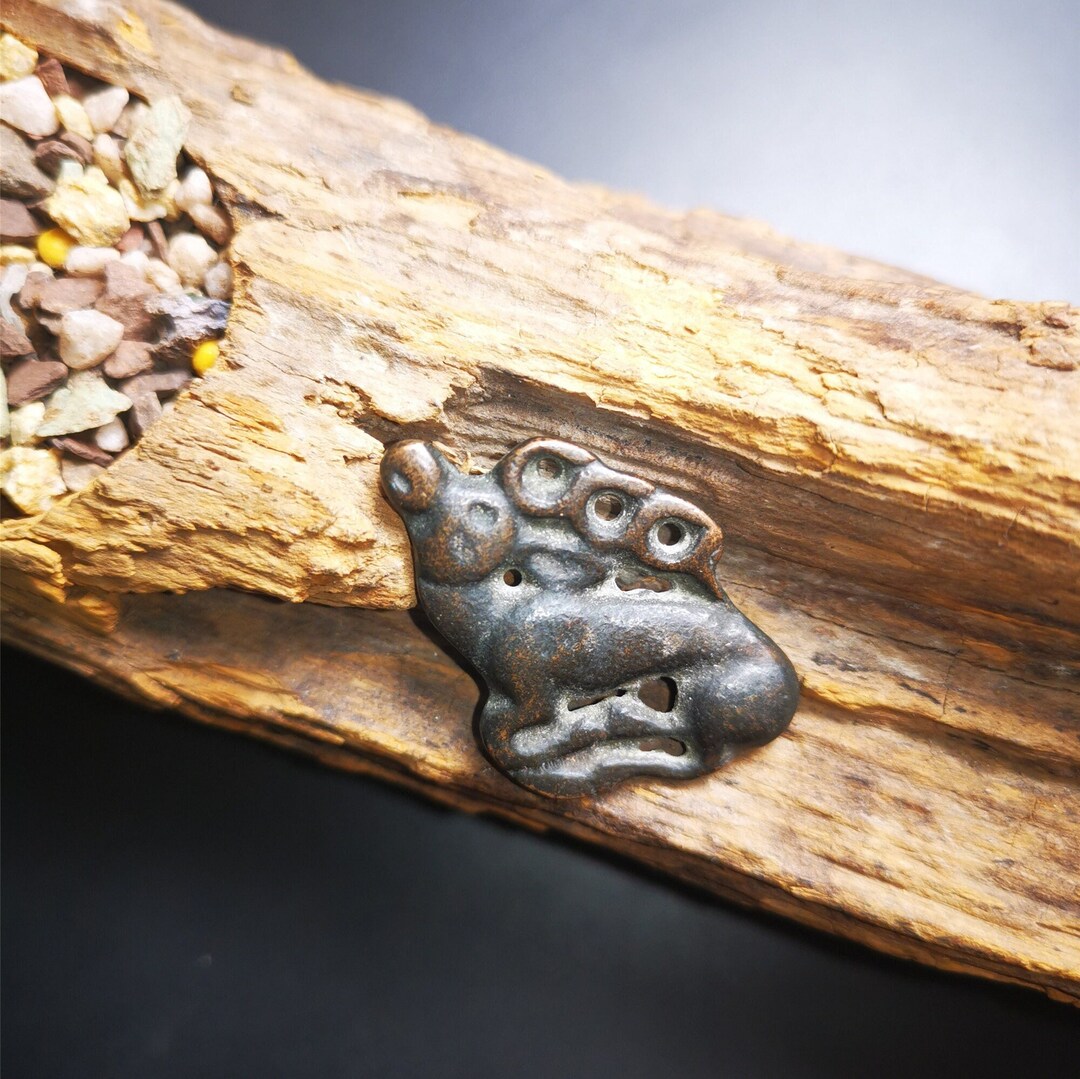 Gandhanra Antique Deer Amulet Badge,tibetan Buddhist Pendant,made of ...