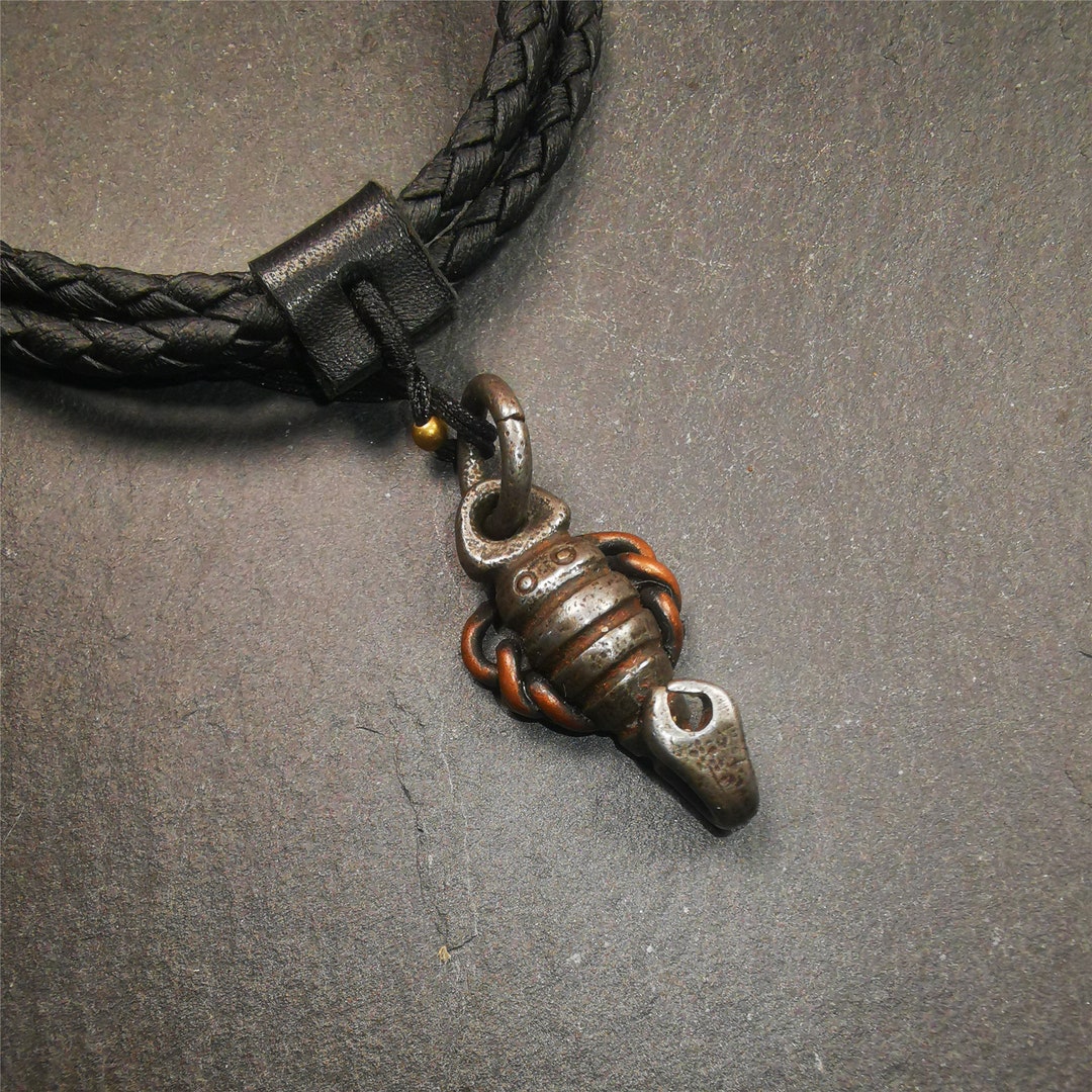 Gandhanra Handmade Tibetan Amulet,scorpion Guru of Padmasambhava ...