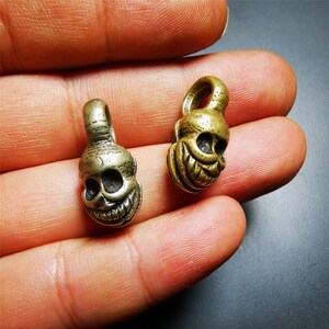 Gandhanra Handmade Skull Sitavana Shape Bead Counter Clip for Prayer ...