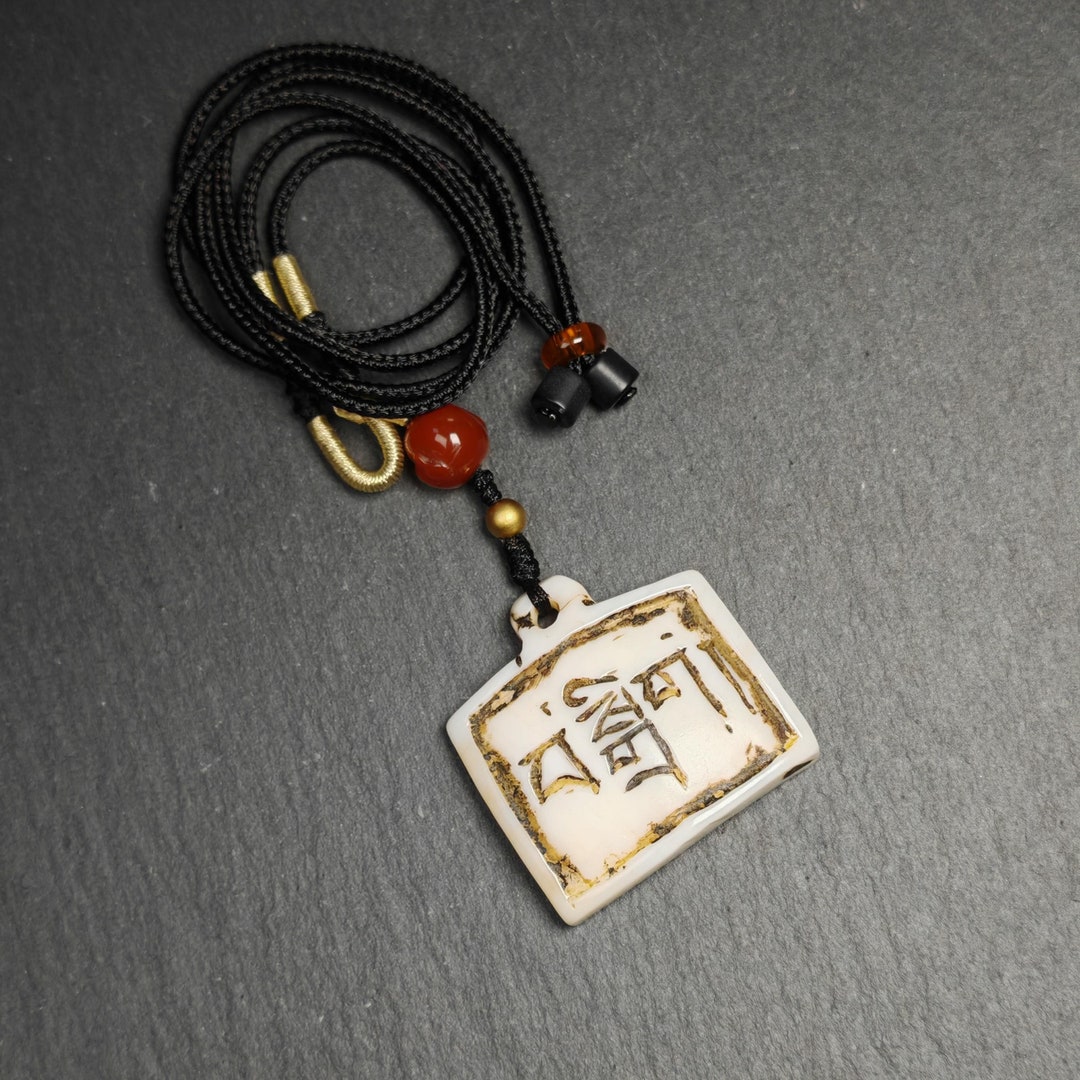 Old Shell Carved Amulet Badge With Tibetan Letters Part Mantra of Guru ...