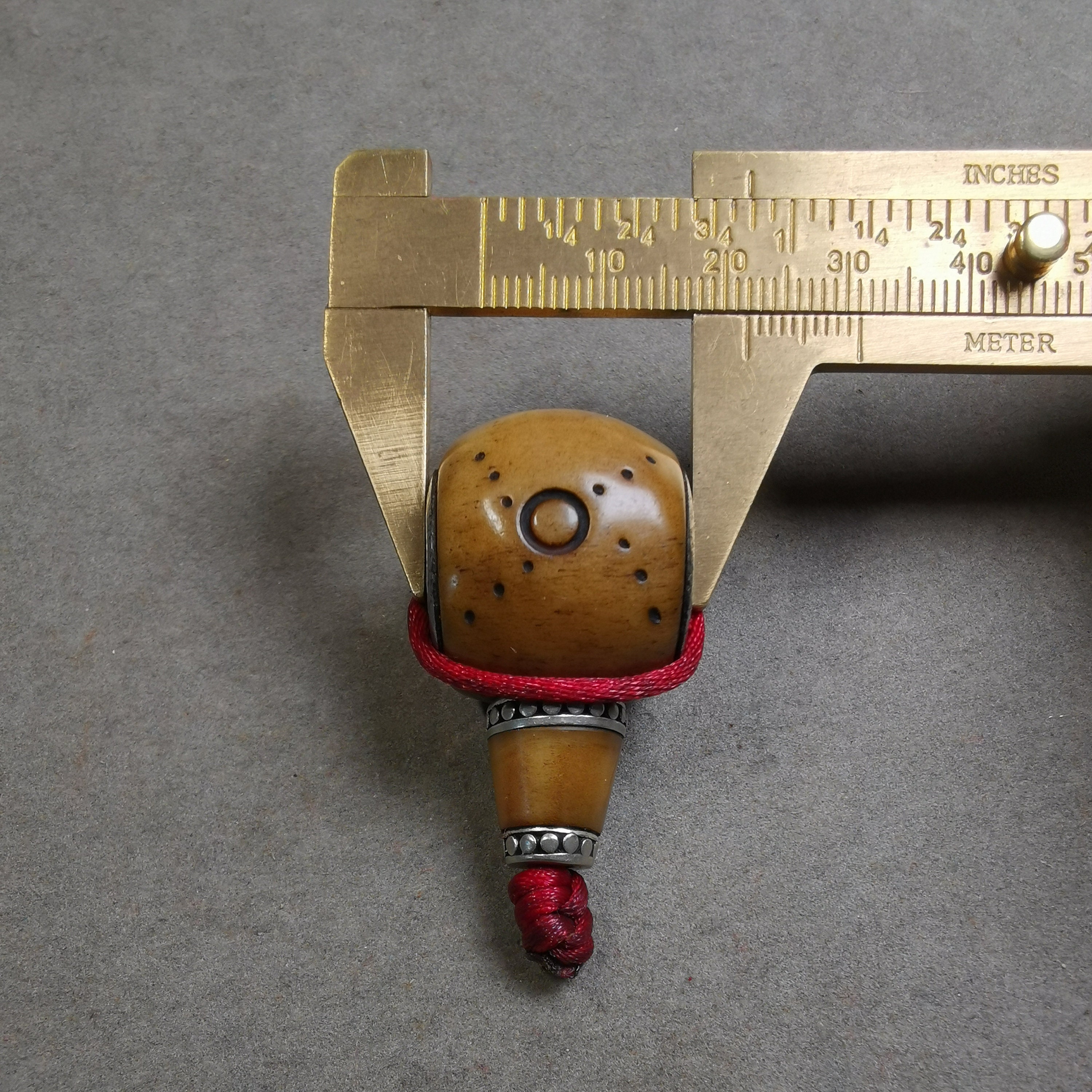 Gandhanra Tibetan Yak Bone Carved Guru Bead,t-drilled 3-hole Prayer ...