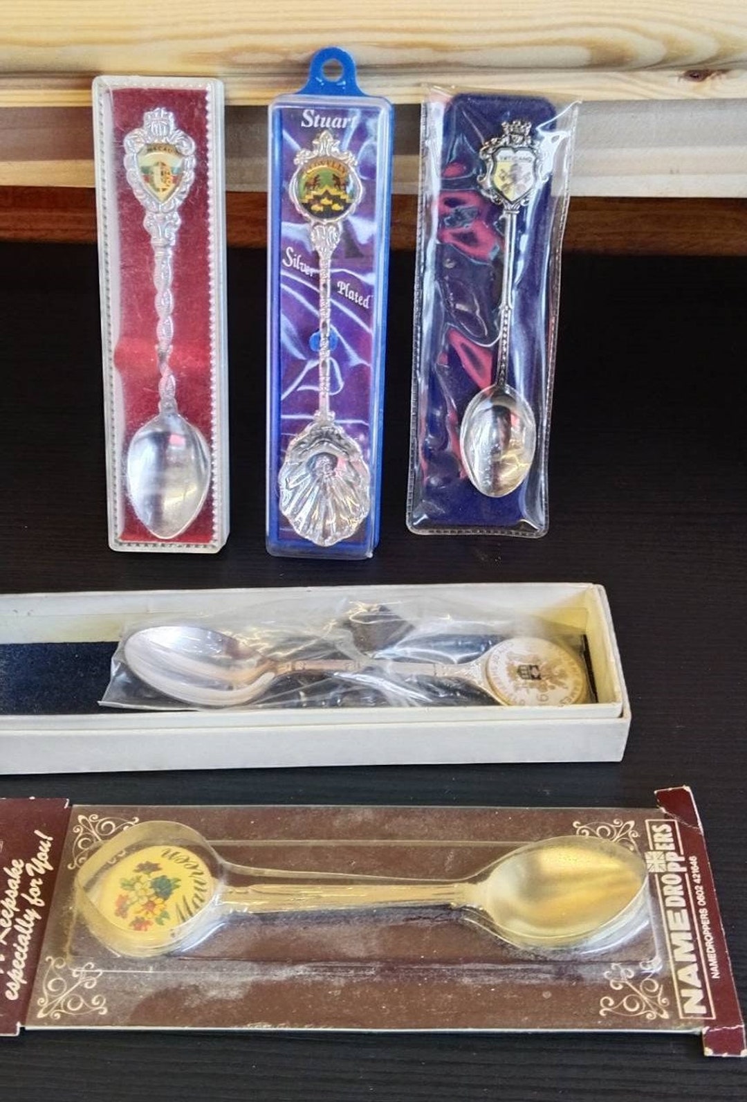 5 Souvenir Collectable Spoons - Etsy