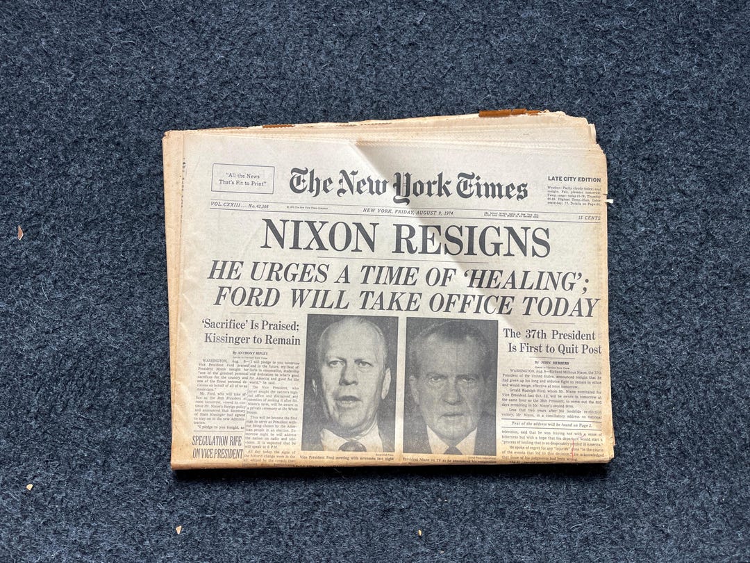 1974 Richard Nixon Resigns From Presidency, US Presidents, US Politics ...