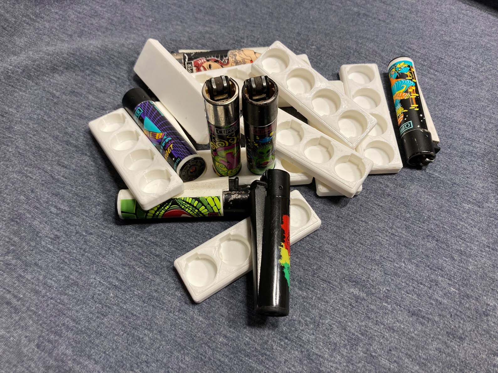 Clipper Lighters Stand, 3D Printed Clipper Lighters Display Stand, 4 Slots Easy-grab Lighter ...