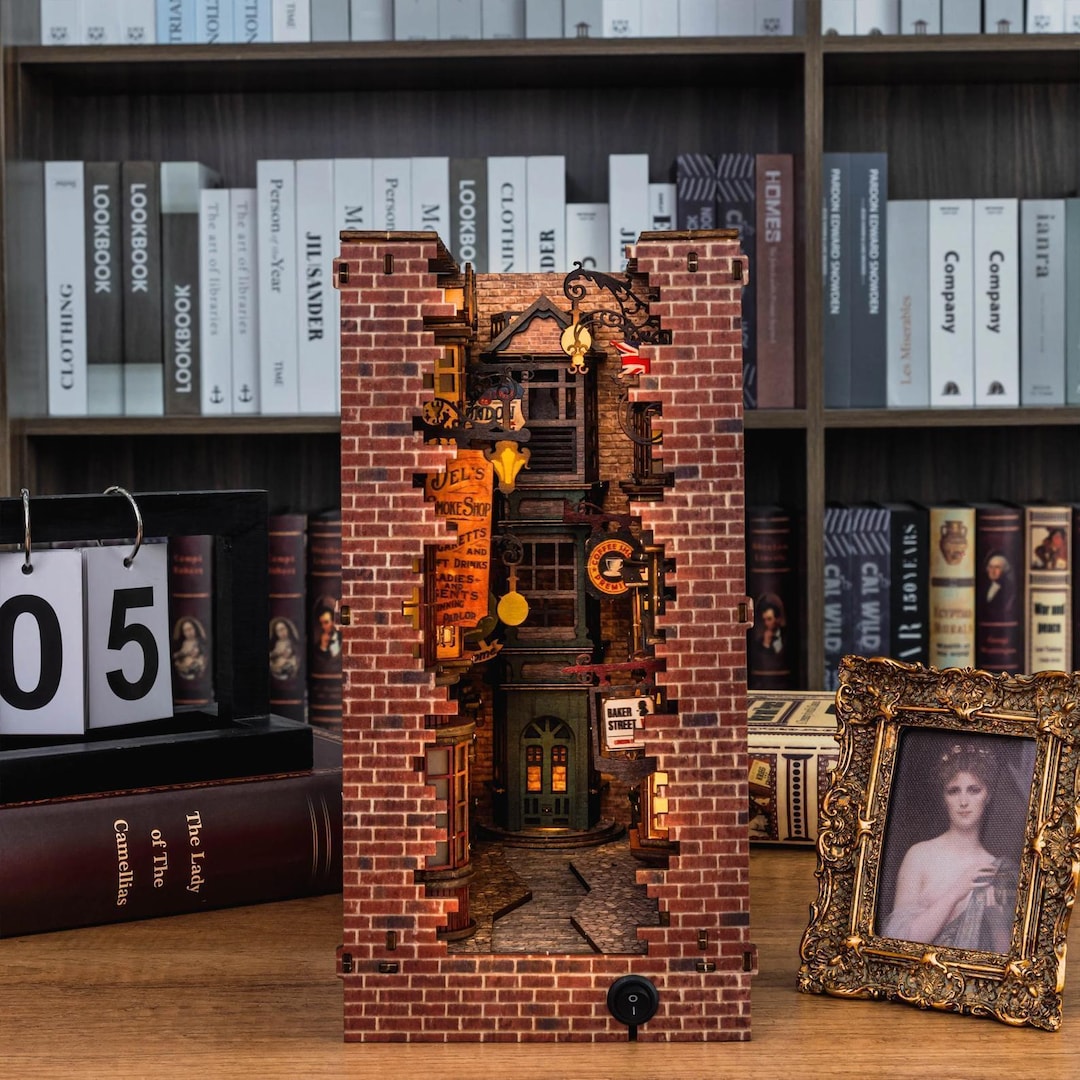 Victorian London Alley Book Nook - Miniature Baker Street Scene With ...
