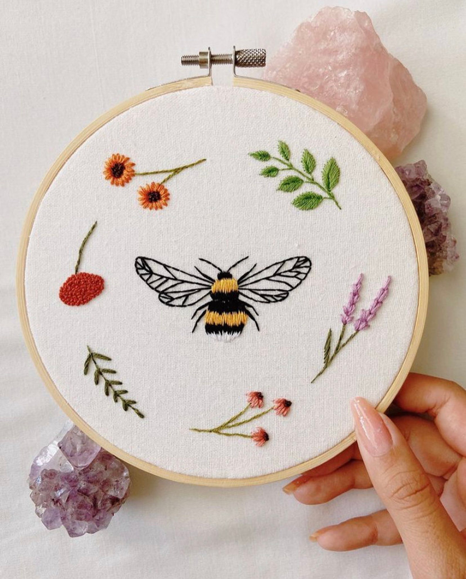 Bee and Flowers PDF Embroidery Pattern - Etsy