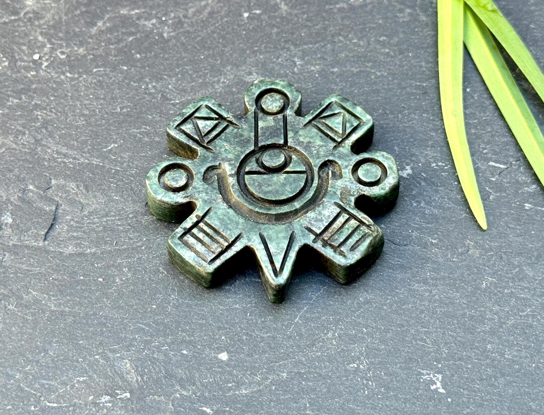 Nahui Ollin Pendant Serpentine Mexican Nephrite Jade Natural Stone Hand ...
