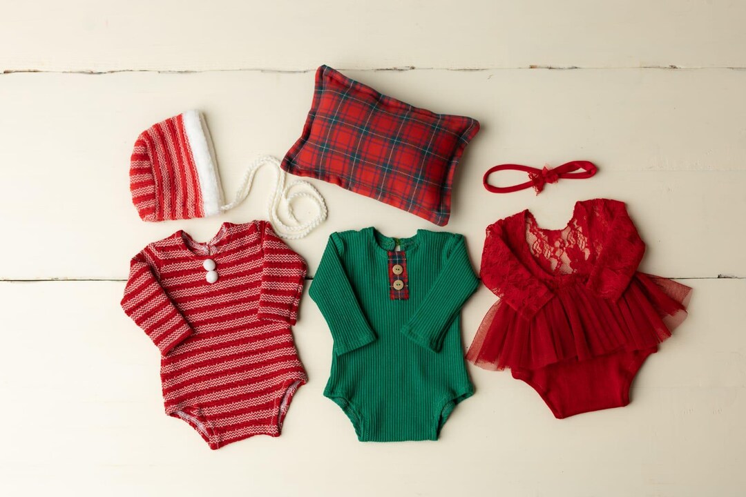 Newborn Christmas Photo Props Set • 3 Holiday Outfits • Red & Green ...