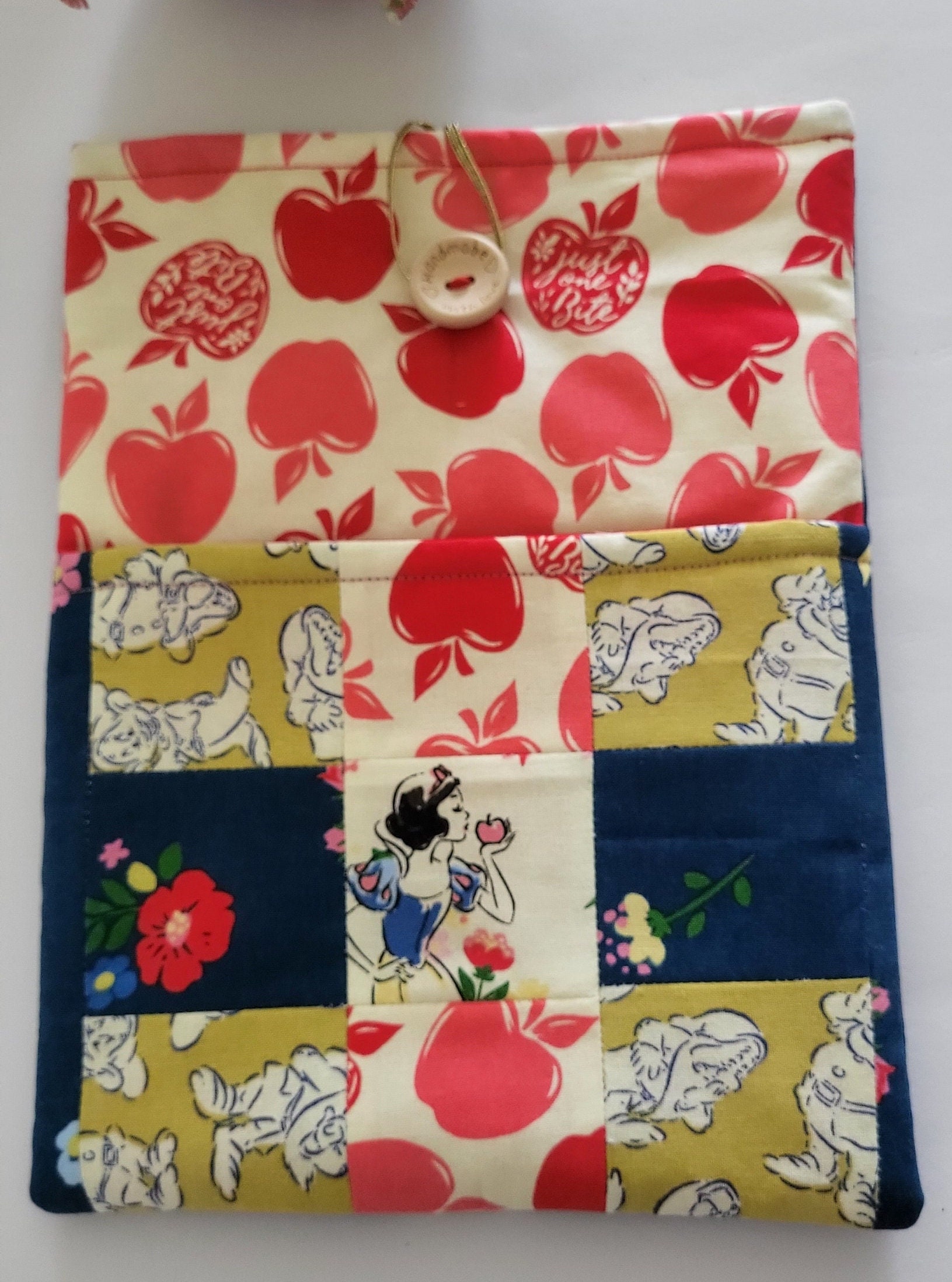 Disney Snow White Book Cover, Book Cover, Paperback Cover, Book Bag ...