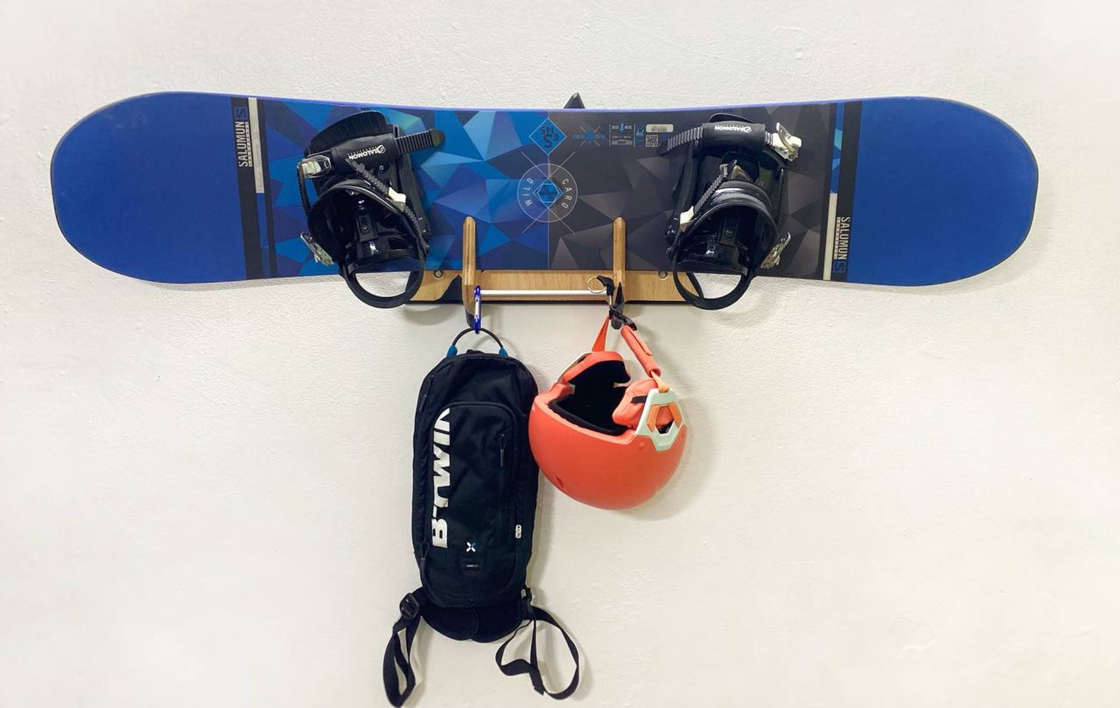 Wooden Snowboard Rack, Ski Wall Mount, Showboard Holder, Medal Display ...