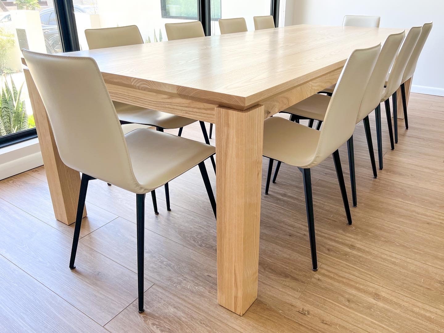 SORRENTO' Dining Table. Solid Hardwood Dining Table. Modern Kitchen ...