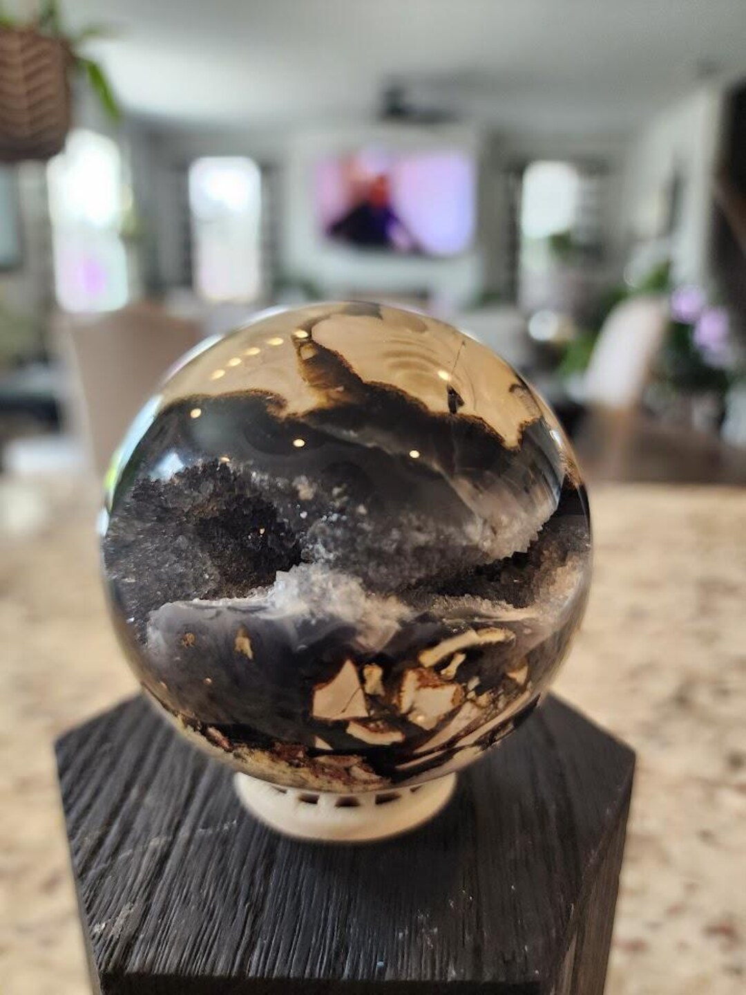 Stunning VOLCANO AGATE Sphere With Druzy/ Uv Reactive / Crystals ...