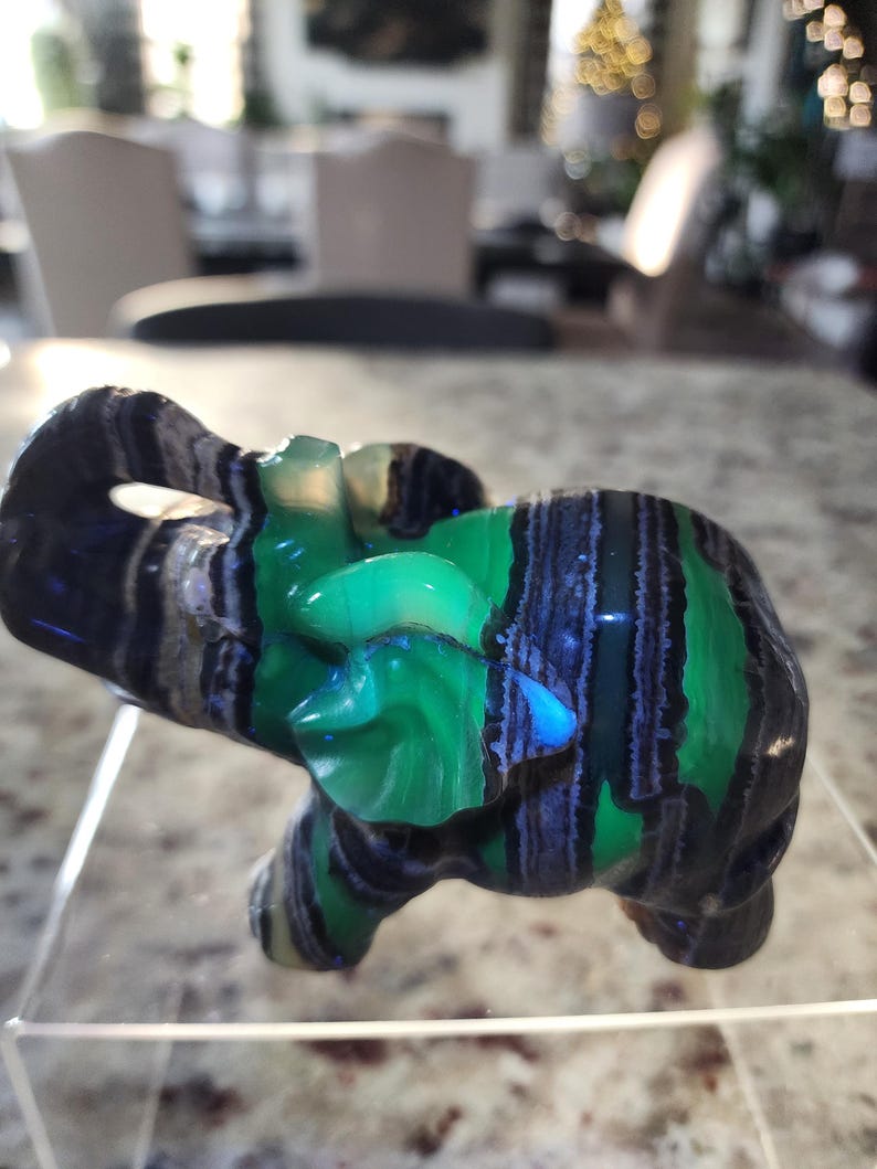 Rare Volcano Agate Elephant With Strong UV/ UV Reactive / Crystals ...