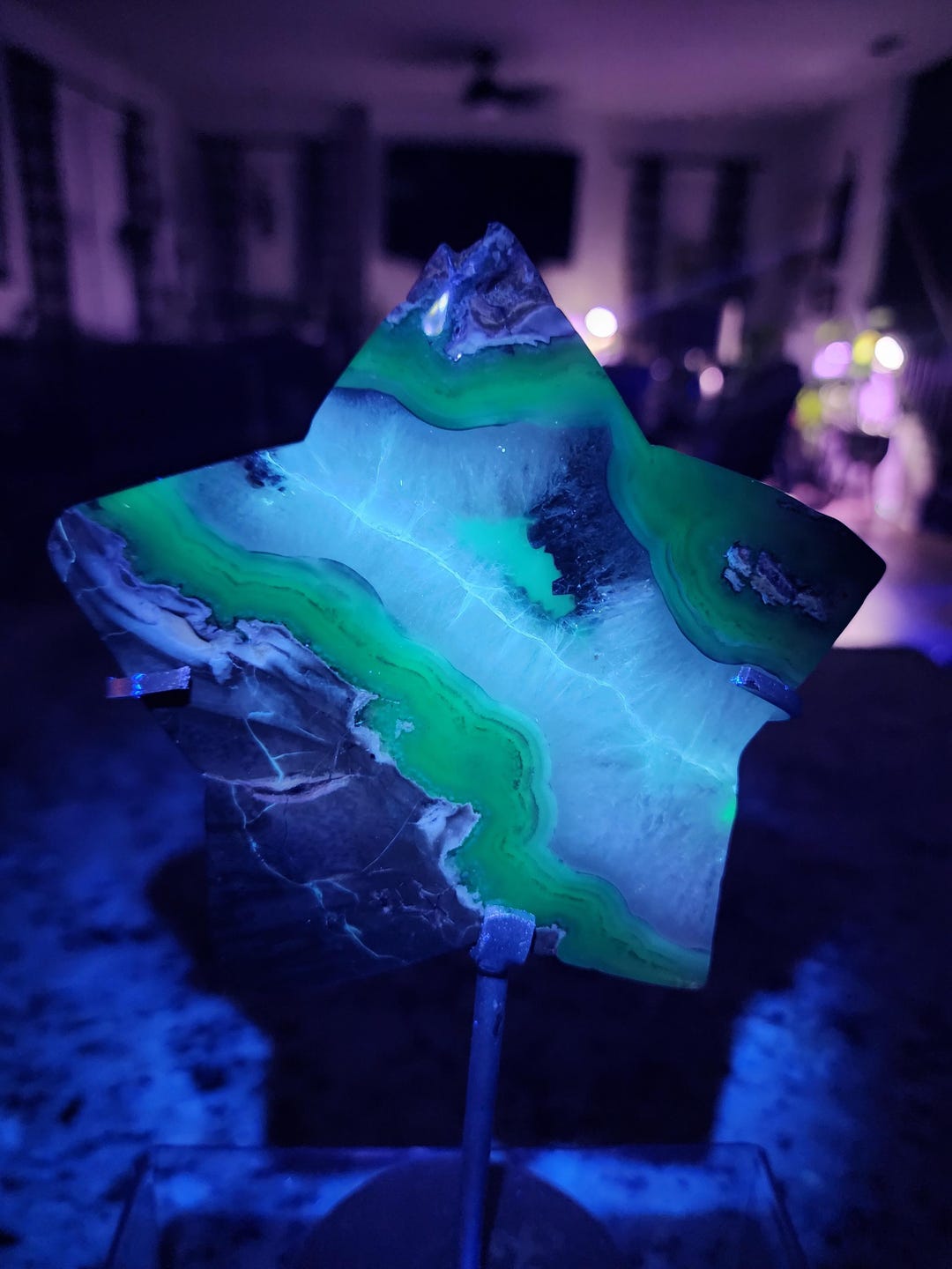 Stunning VOLCANO AGATE Star With Beautiful UV/ Uv Reactive / Crystals ...
