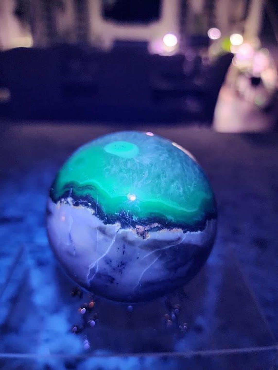 Stunning VOLCANO AGATE Sphere With Beautiful UV/ Uv Reactive / Crystals ...