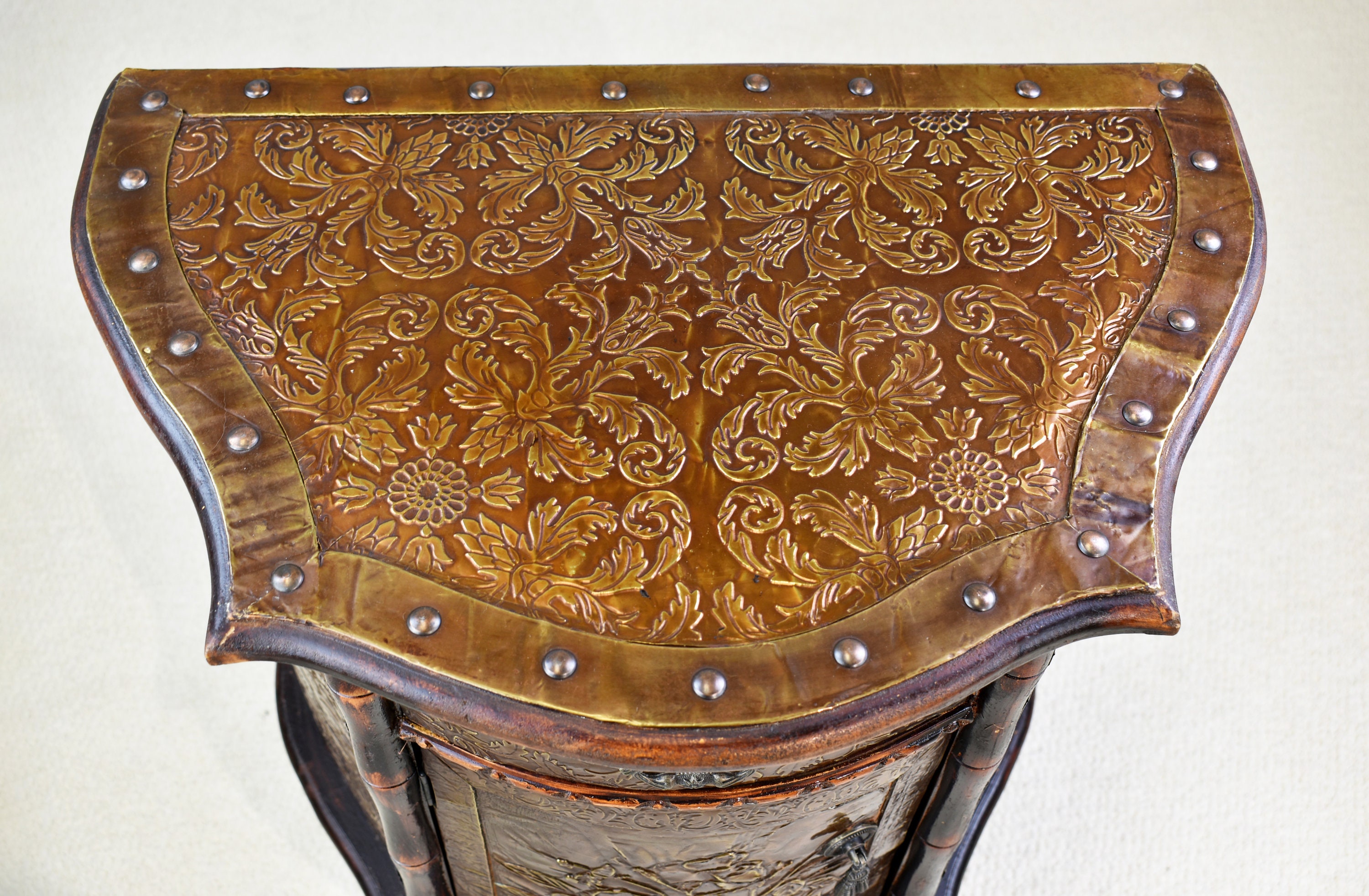 Traditional Color Flora Embossed Metal Accent Small Table With ...