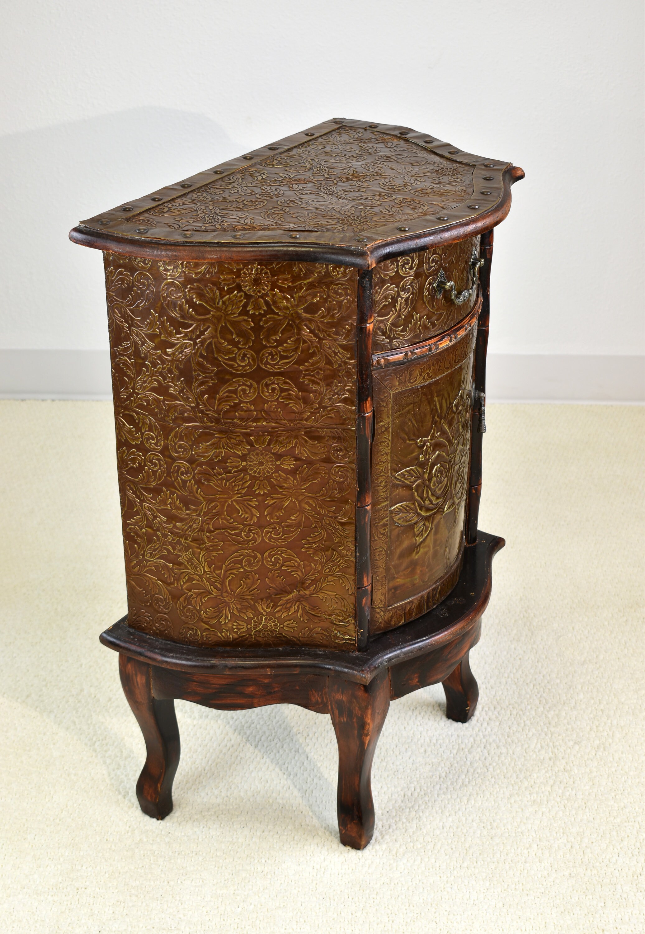 Traditional Color Flora Embossed Metal Accent Small Table With ...