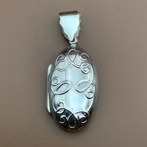 Oval Sterling Silver Locket Pendant - Etsy