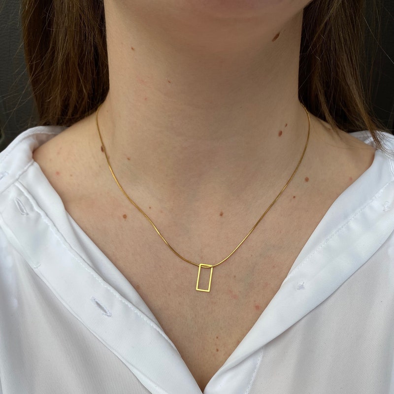 Kette Mit Rechteckigem Anhanger