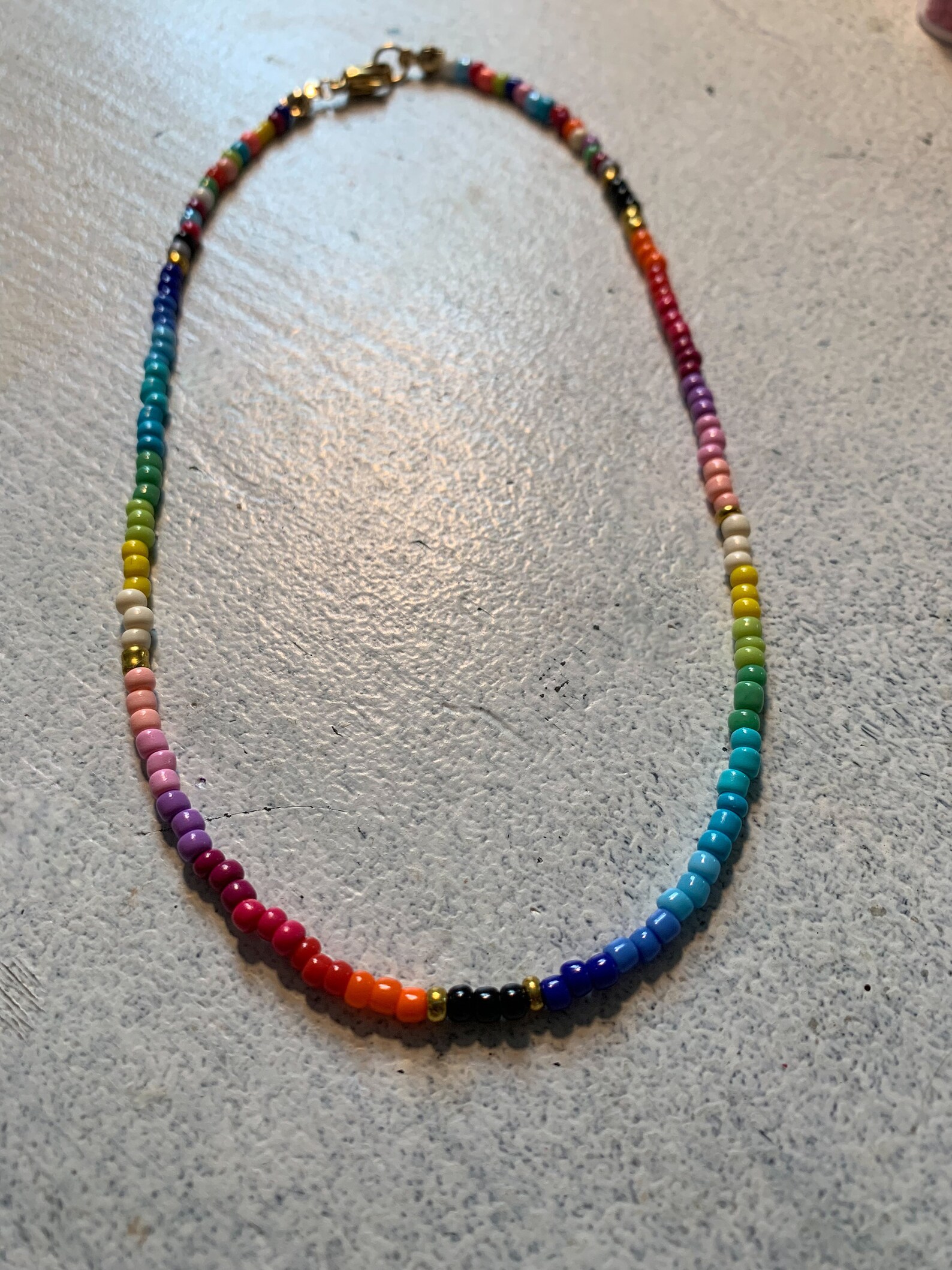 Bunte Perlenkette "Fritz" mit goldenem Verschluss aus Edelstahl ...