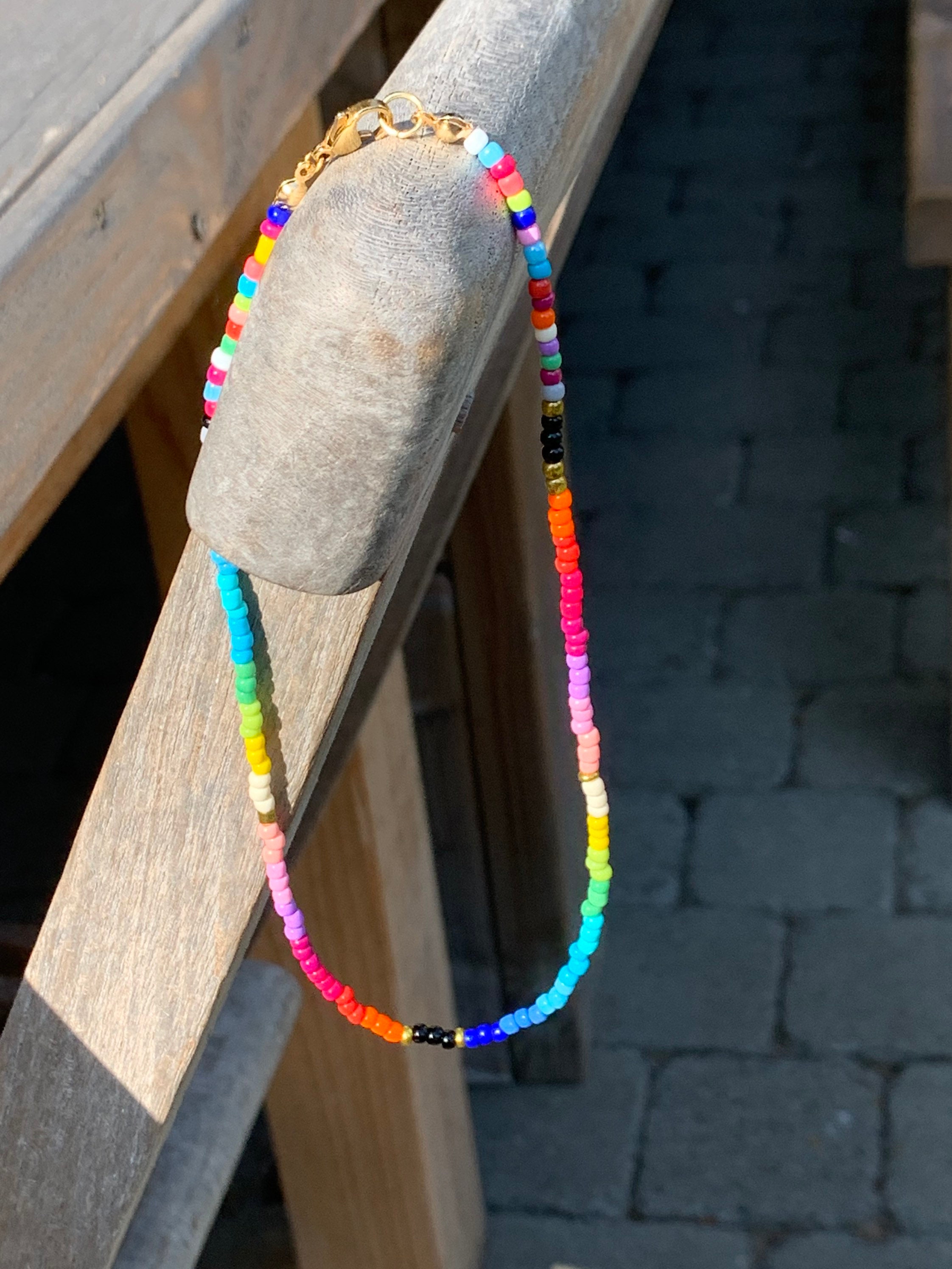 Bunte Perlenkette "Fritz" mit goldenem Verschluss aus Edelstahl ...