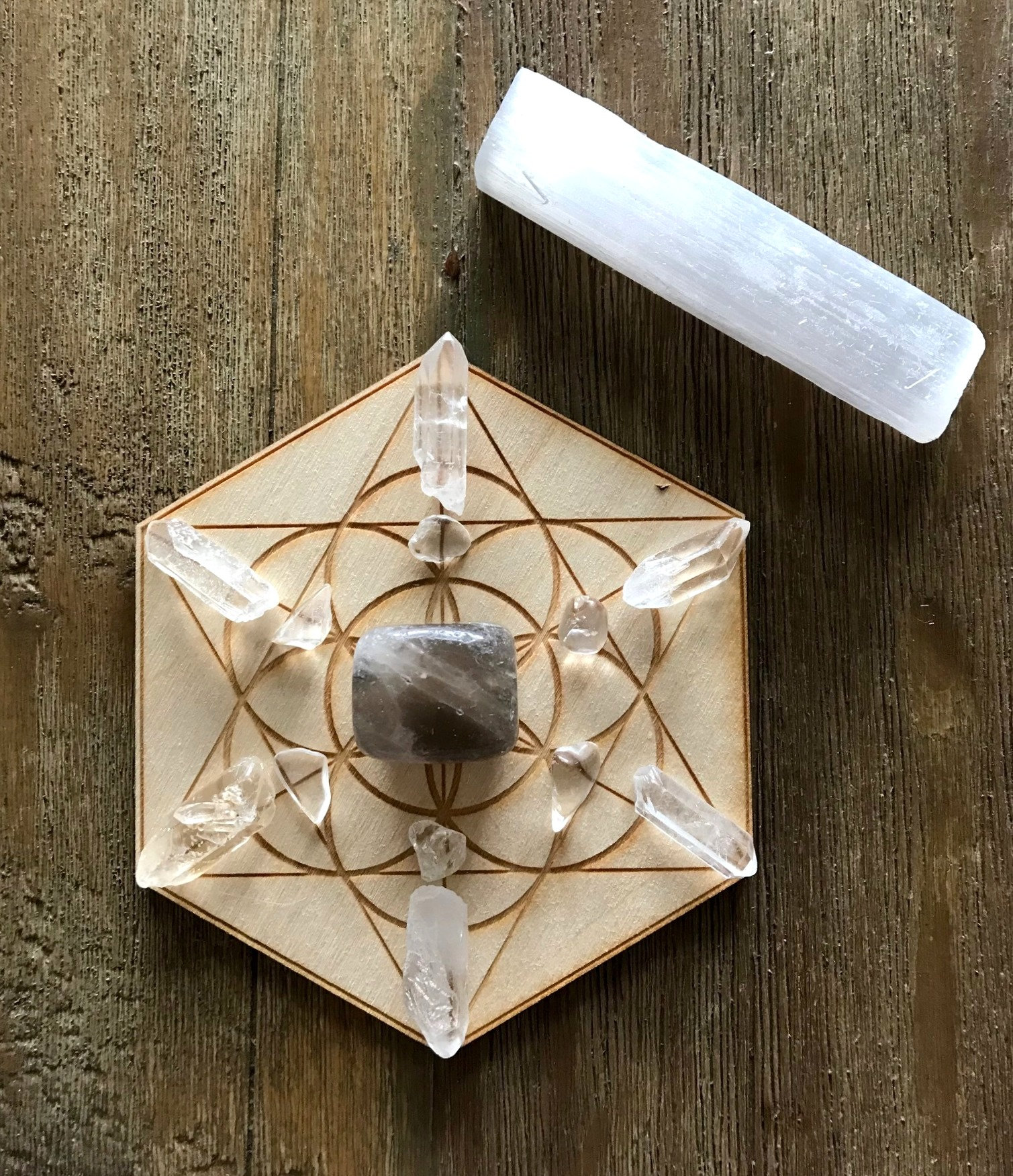 Root Chakra Chakra MINI Crystal Grid Kit With Selenite Stick | Etsy