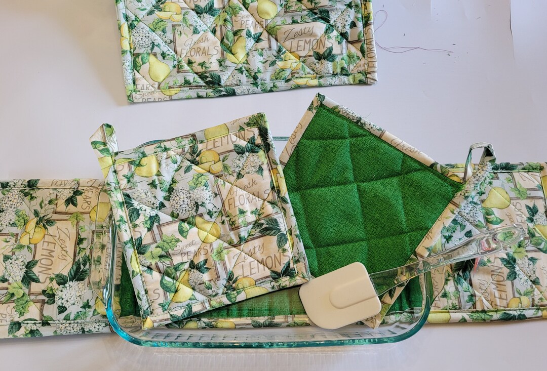 Pear Fruit Vegetable Theme Trivet or 8 X 8 Potholder Set, Harvest ...