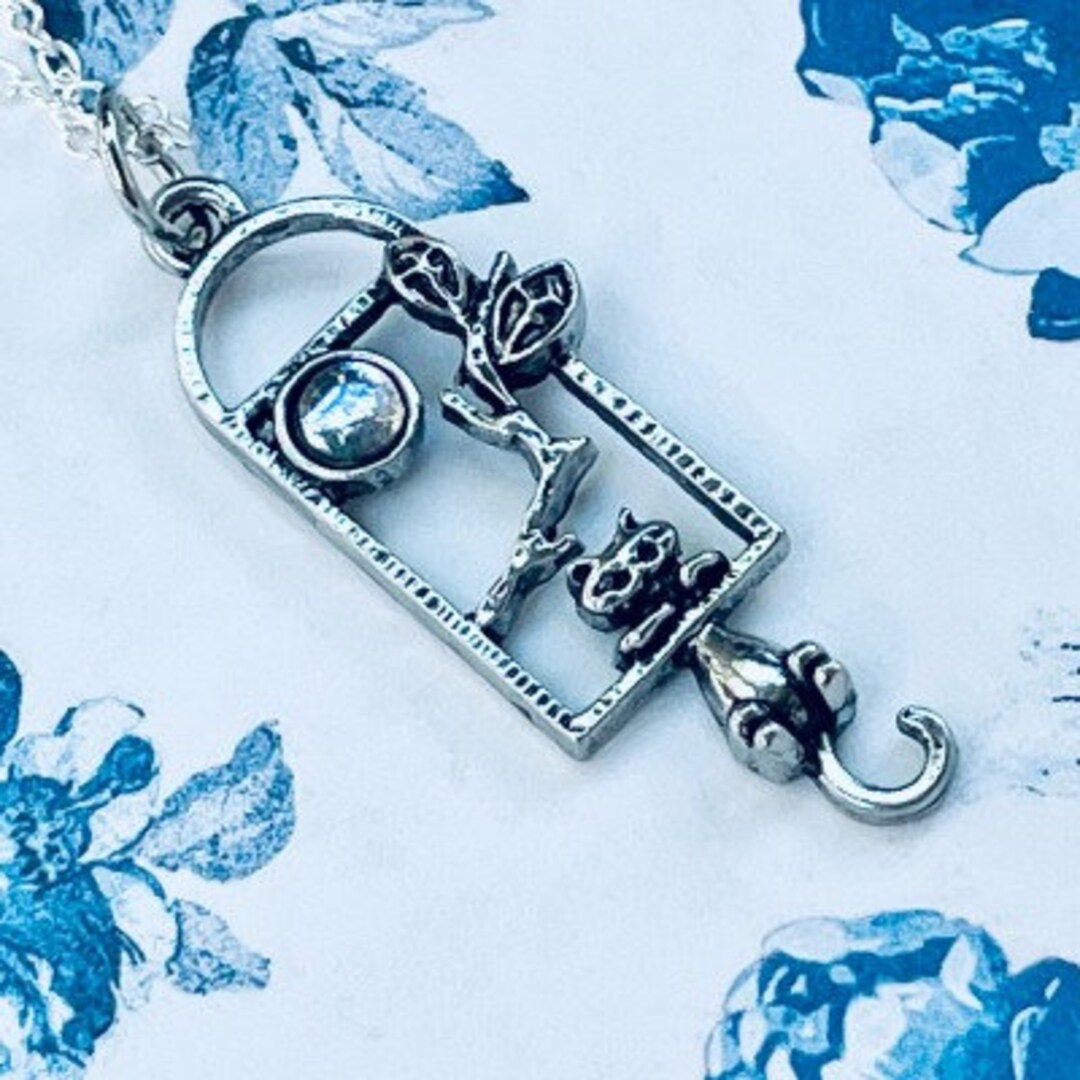 Cute Silver Toned Zinc Alloy Cat Sitting in a Windowsill With Jewel ...