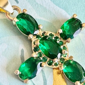 Brilliant Gold Tone Cross Pendant Necklace Sparkling Green Jewel ...
