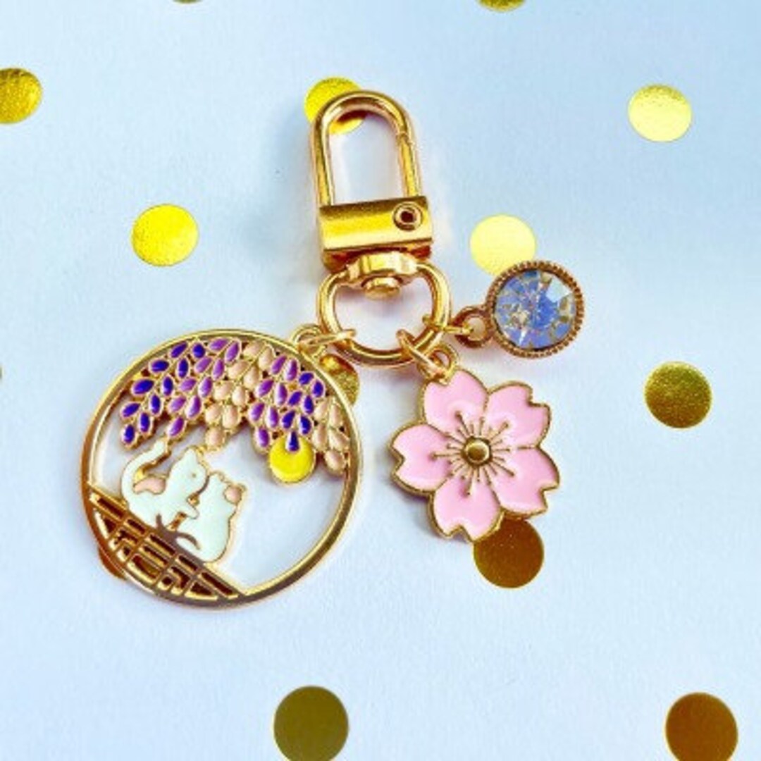 Cute Gold Tone Purple Wisteria 2 White Cuddling Cats Enamel Keychain ...