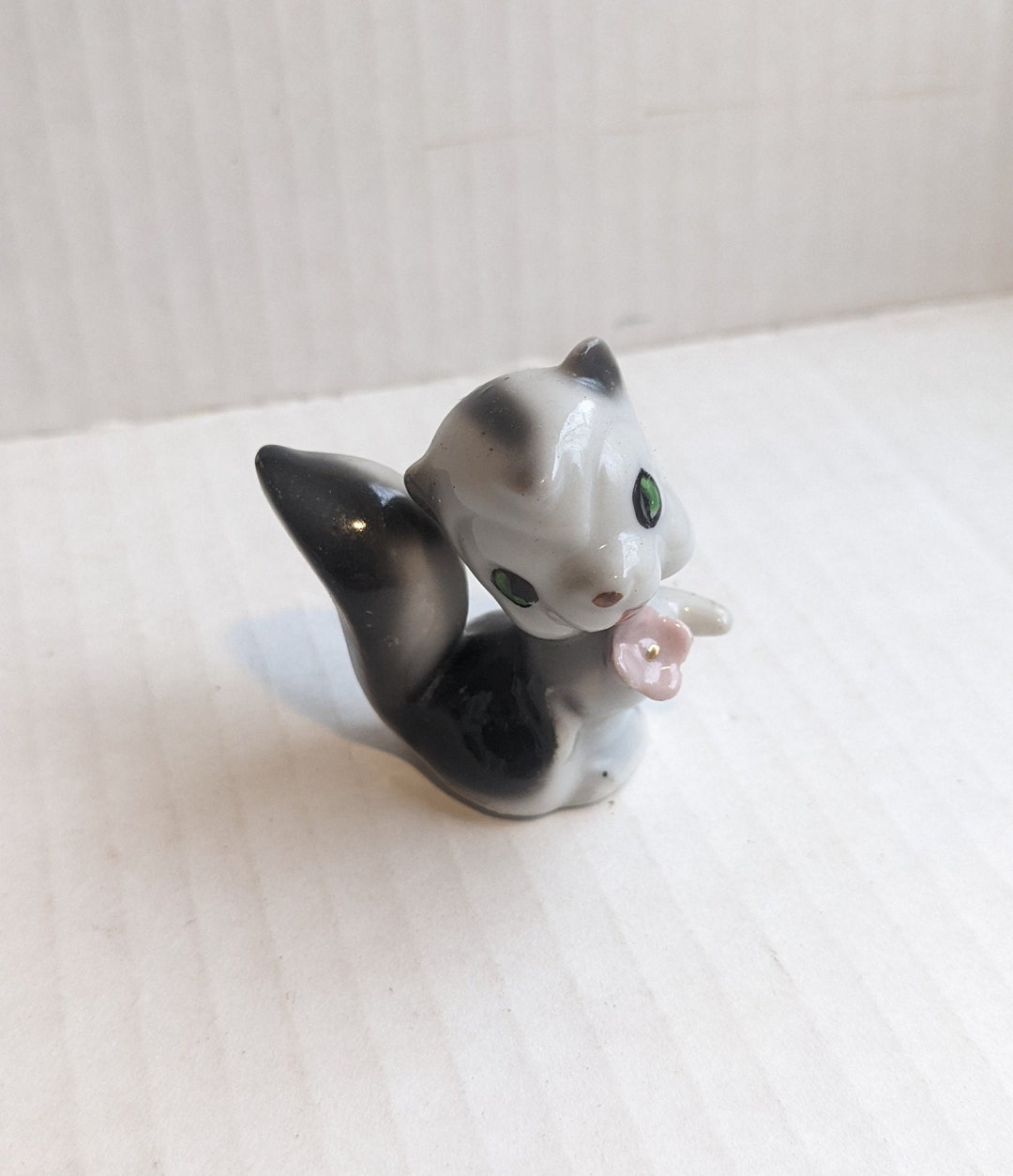 RARE VINTAGE KITSCH Mini Figurine Bone China Skunk With Pink Flower ...