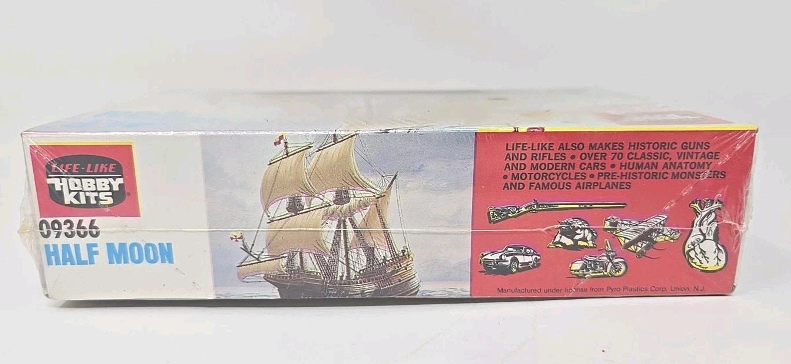 Life-like Hobby Kits 09366 Half Moon & B365-90 Golden Hind Model Kit ...