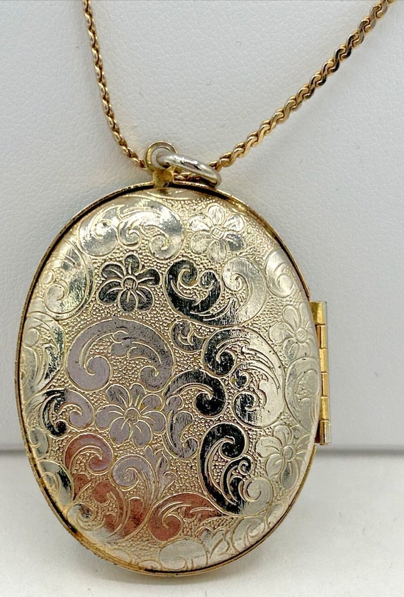 Vintage Limoges Style Courting Couple Locket Necklace… - Gem