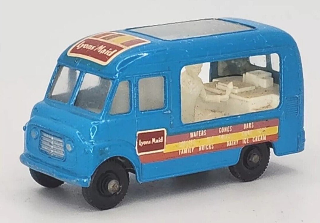 1963 Lesney Lyons Maid Commer Ice Cream Canteen Truck No. 47 England ...