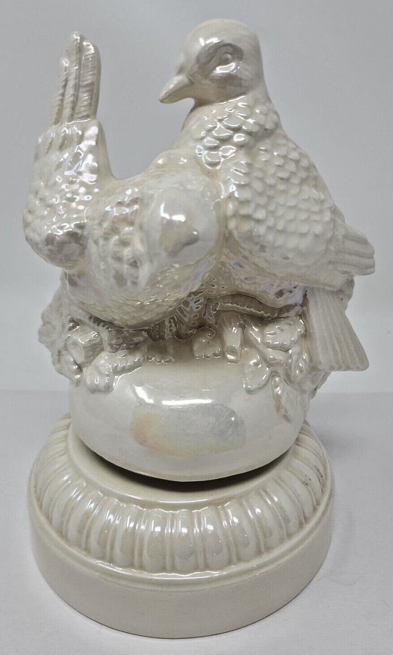 Vintage ceramic iridescent 2 white doves music box ro… - Gem