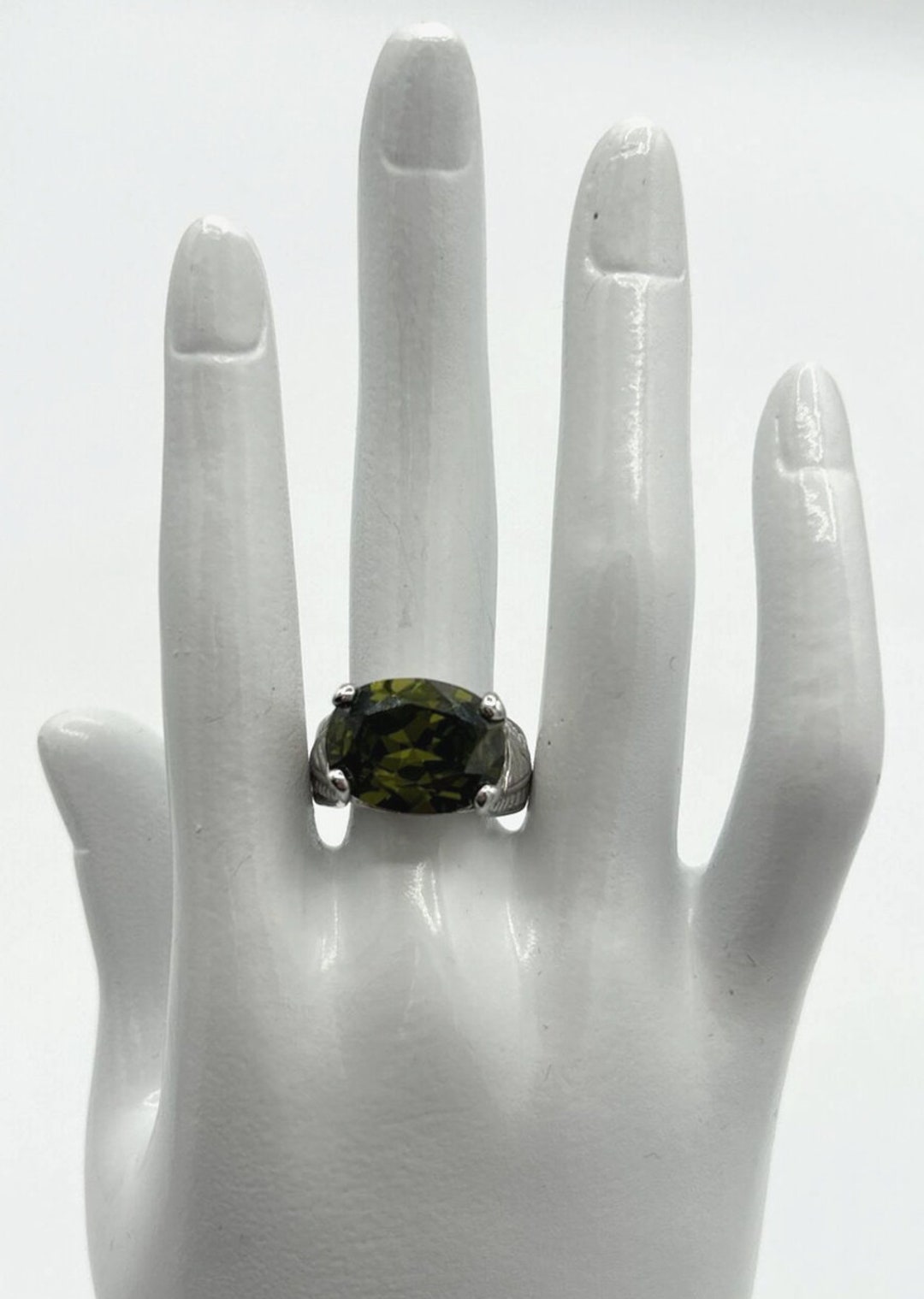 Premier Designs paramount Silver Tone Green Stone Ring Size Abt 8 SKU ...